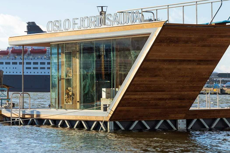 Oslo: nasce la sauna collettiva che galleggia tra i fiordi
