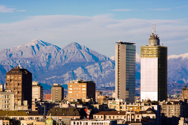 Pirellone, storia e curiosità sul grattacielo simbolo di Milano