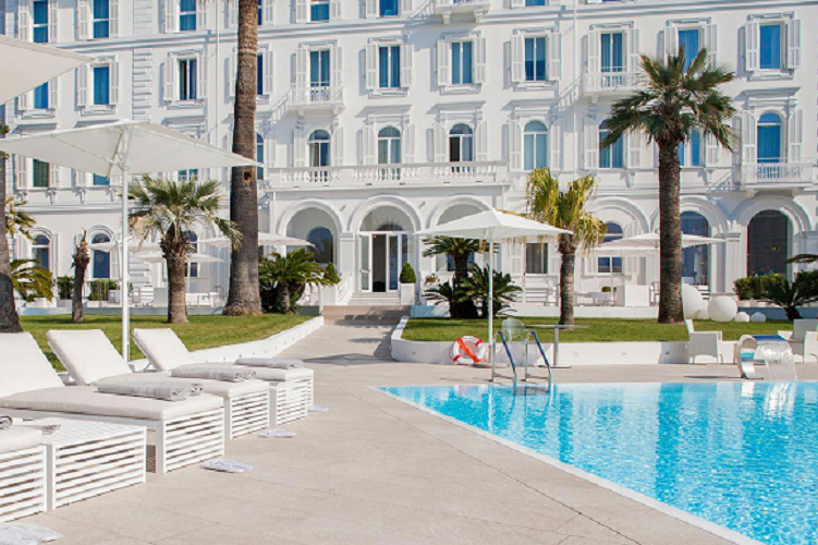 Quali sono gli alberghi più famosi di Sanremo? E quanto costa un ...