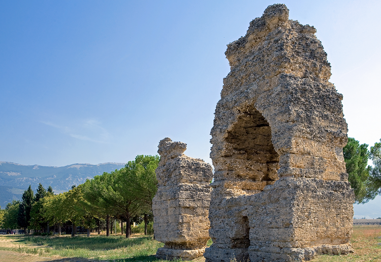 Alla scoperta di Corfinio: ecco perché visitare questo paesino abruzzese