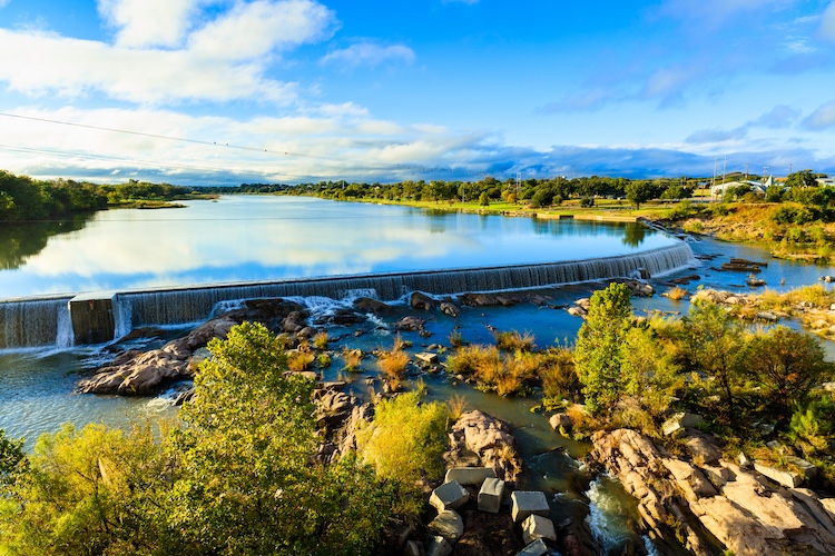 Bestie Row, la mini città in Texas costruita da 4 coppie di amici per ...