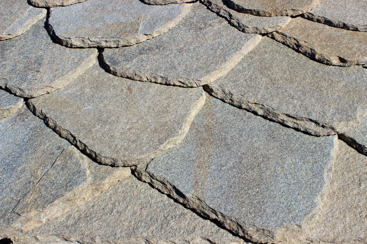 Cos'è la Pietra di Luserna: caratteristiche, prezzi e come utilizzarla ...