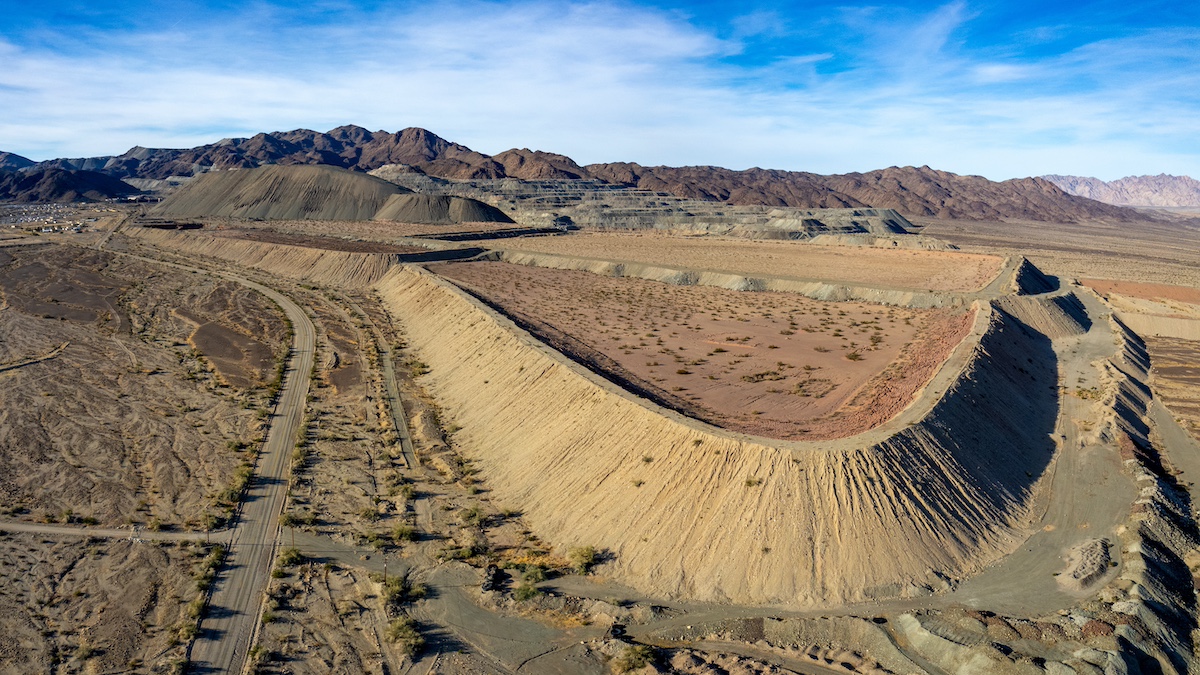 Tutta la storia di Eagle Mountain Mining, la città fantasma in California