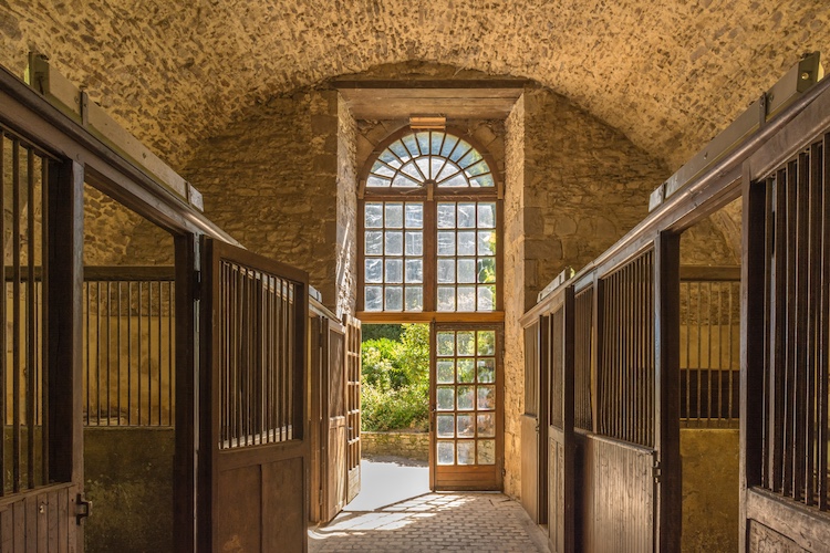 Come trasformare una stalla in abitazione