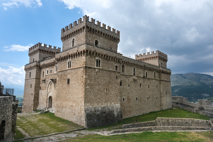 Dove si trova Avezzano? Come raggiungerla e cosa vedere