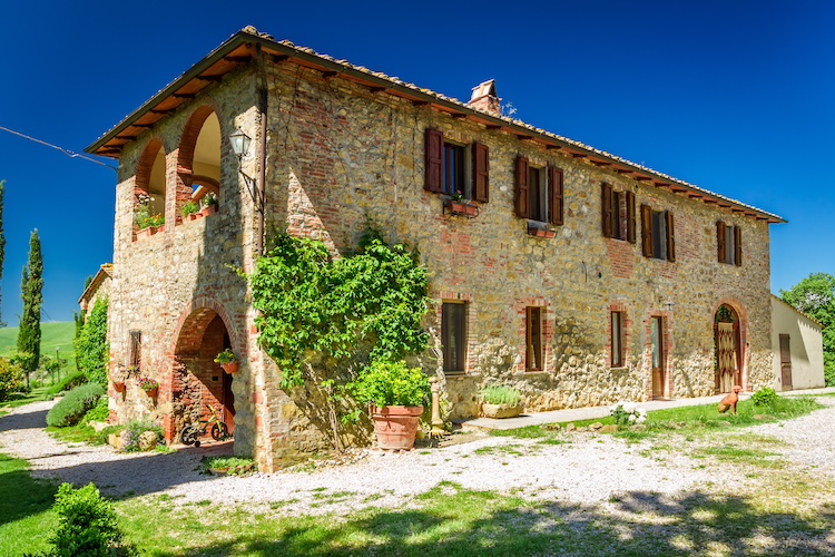 Come arredare una villa rustica ma elegante