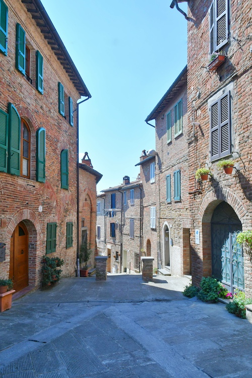 Cosa vedere a Città della Pieve e perché è famosa?