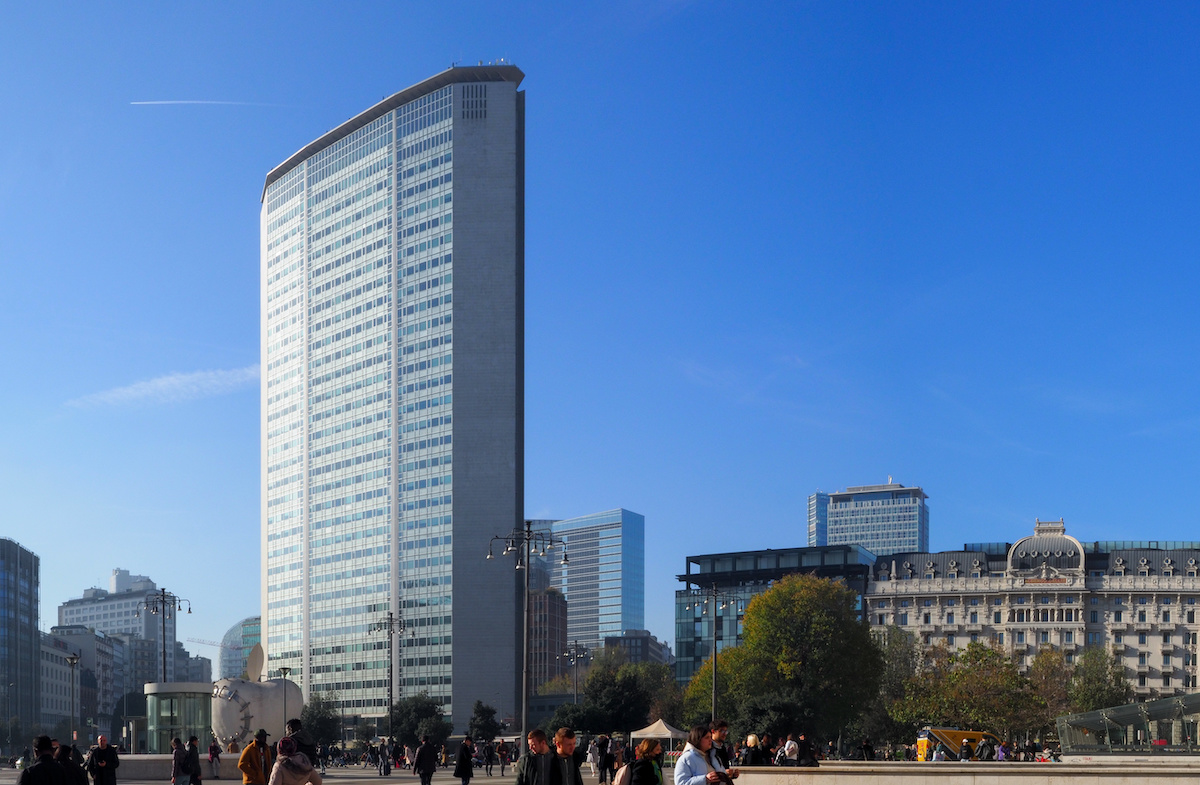 Pirellone: history and fascinating facts about Milan’s iconic skyscraper