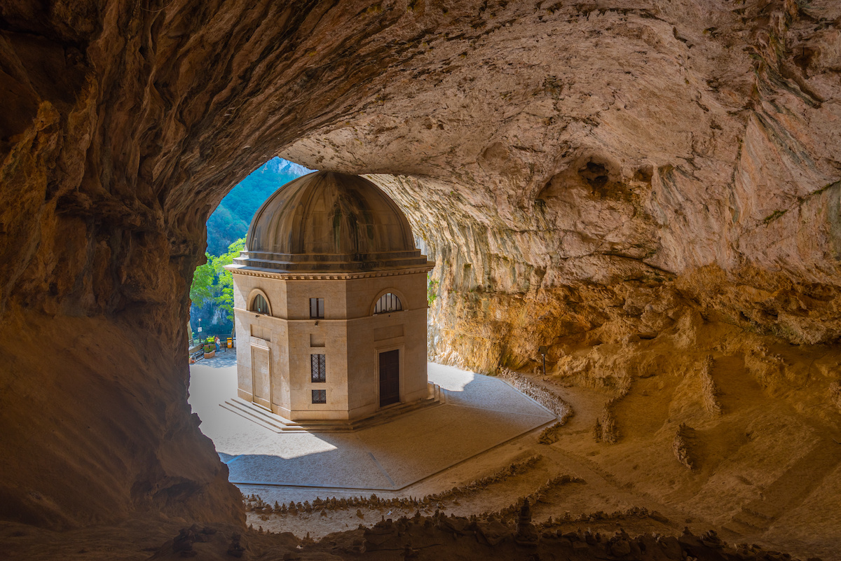 There’s a church carved into the rock in the Marche: all about the ...