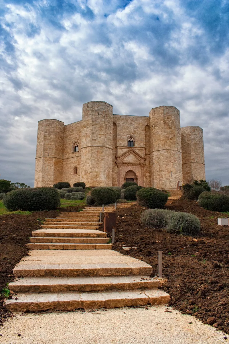Castel del Monte: dove si trova, storia, curiosità e cosa vedere