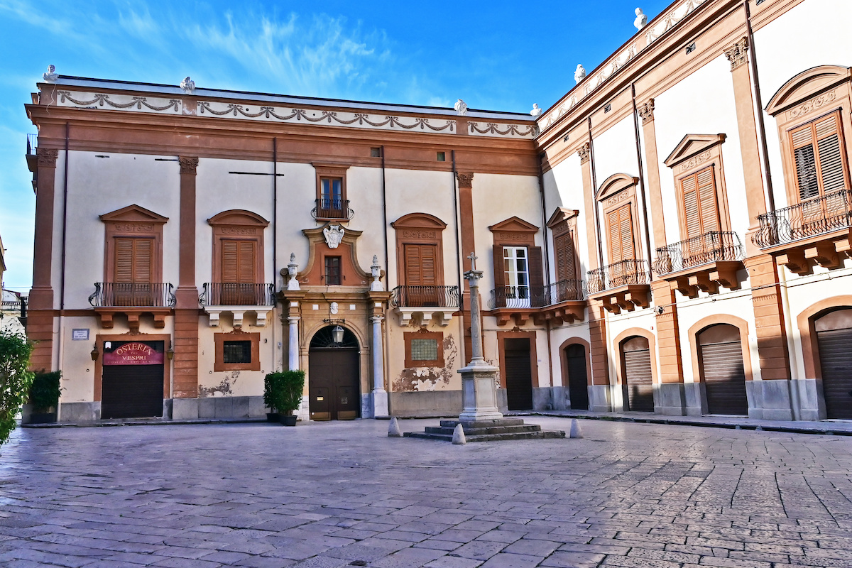 Storia e curiosità del Palazzo Valguarnera-Gangi a Palermo